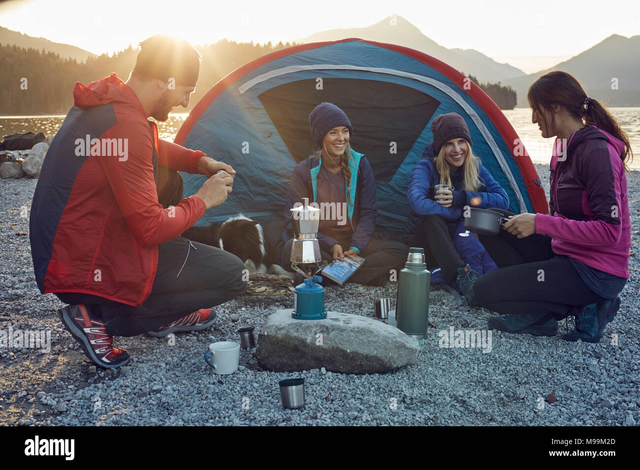 Camping de groupe Banque de photographies et d’images à haute ...