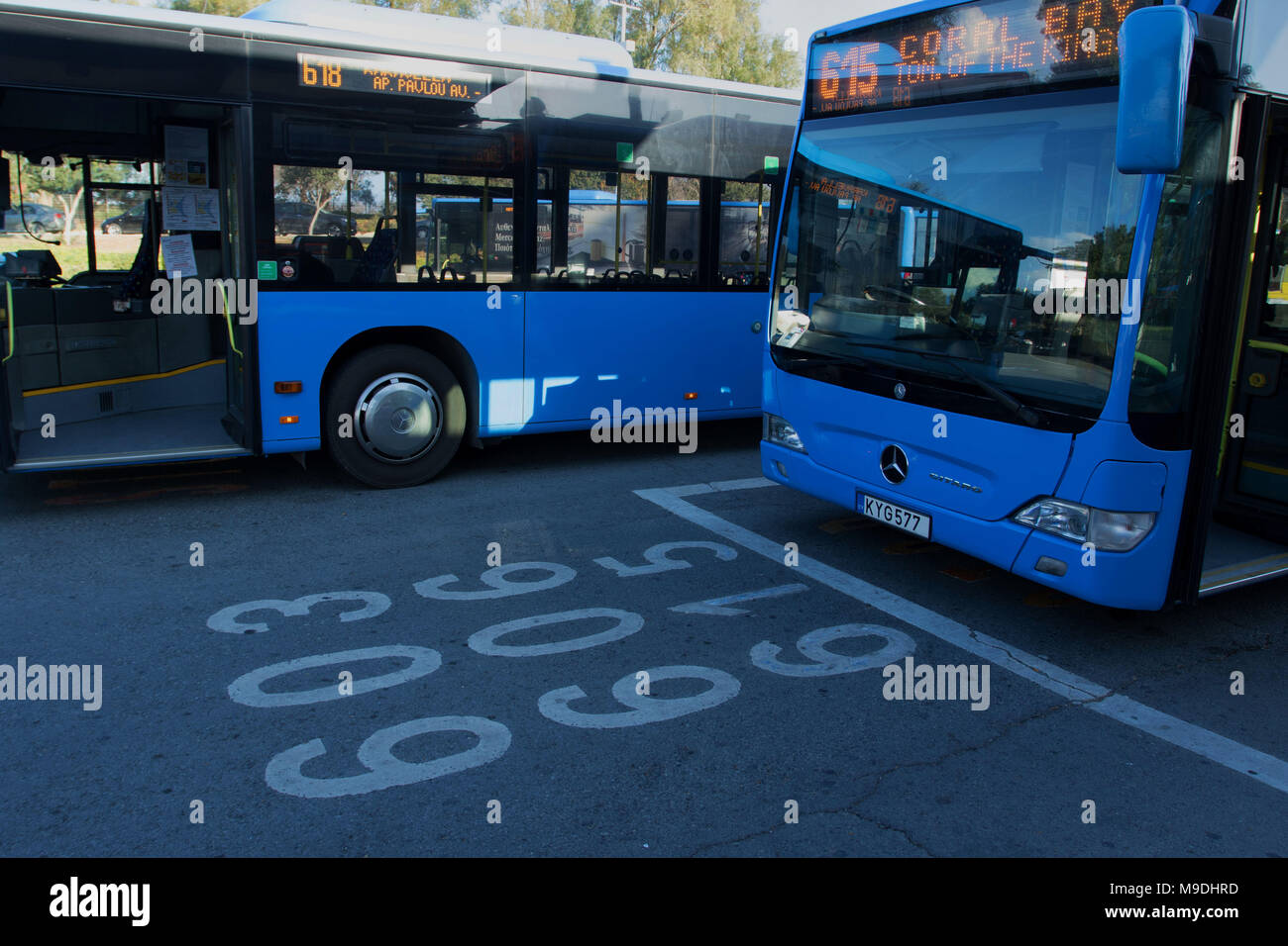 Paphos en bus Banque de photographies et d’images à haute résolution ...