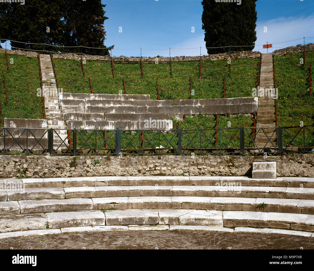 Summa cavea Banque de photographies et d’images à haute résolution - Alamy