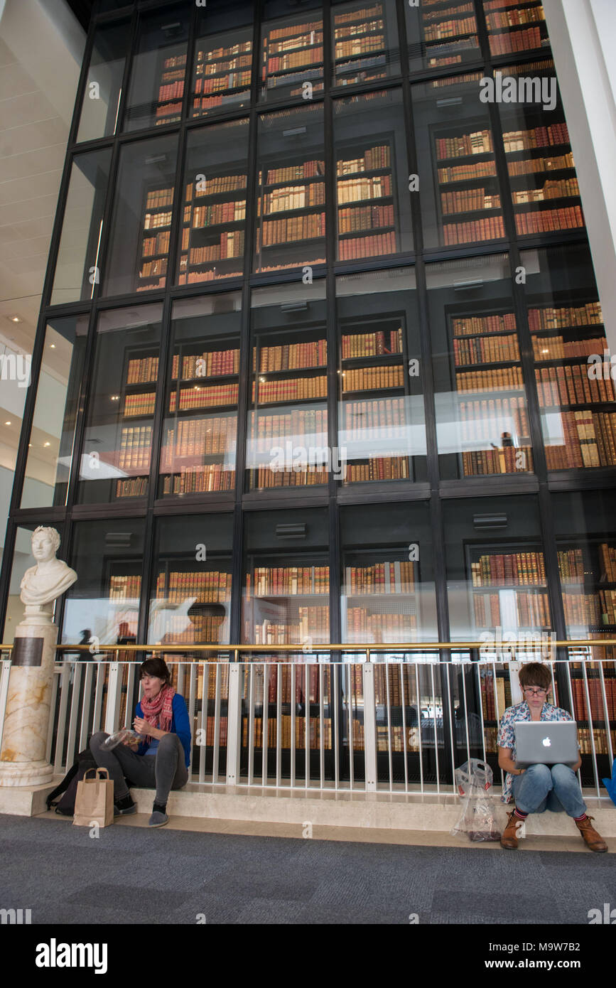 British library london interior Banque de photographies et d’images à ...
