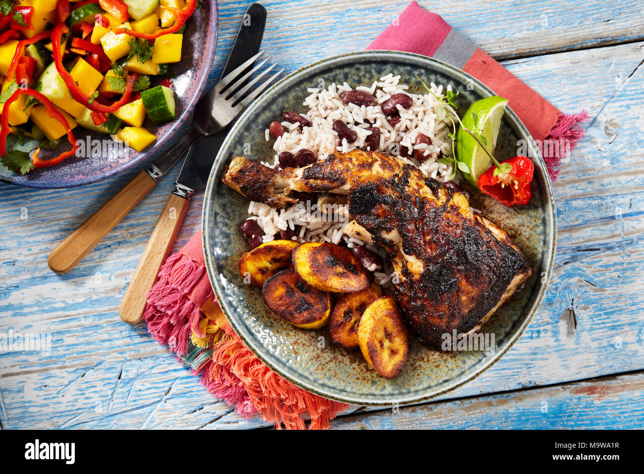 Jerk chicken cucumber Banque de photographies et d’images à haute ...