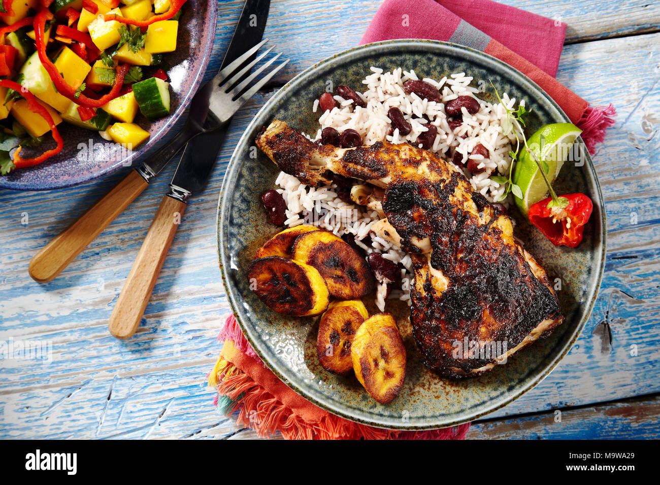 Jerk chicken cucumber Banque de photographies et d’images à haute ...