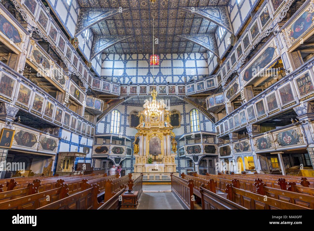 Intérieur de l'Église protestante en bois magnifiquement décoré de la ...