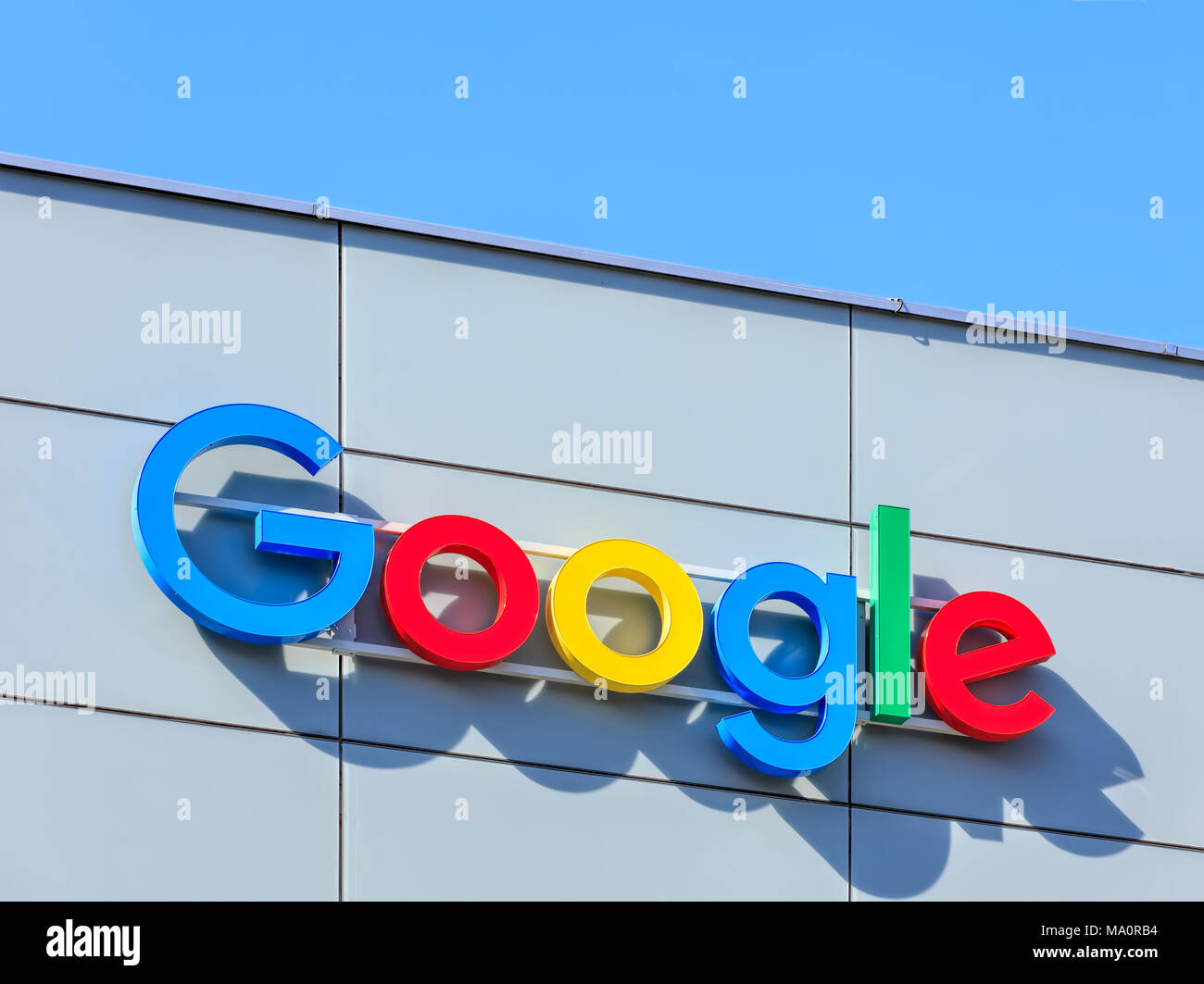 Google logo sign Banque de photographies et d’images à haute résolution ...