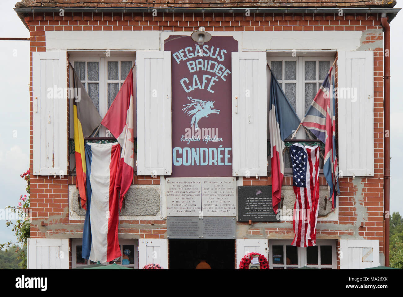 Cafe gondree Banque de photographies et d’images à haute résolution - Alamy