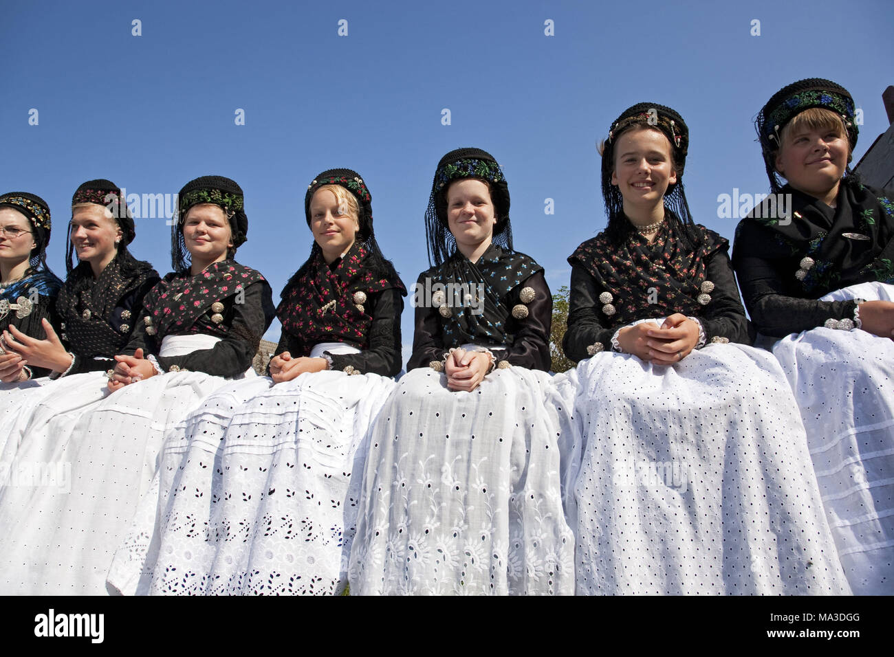Traditional costumes in schleswig holstein Banque de photographies et d ...