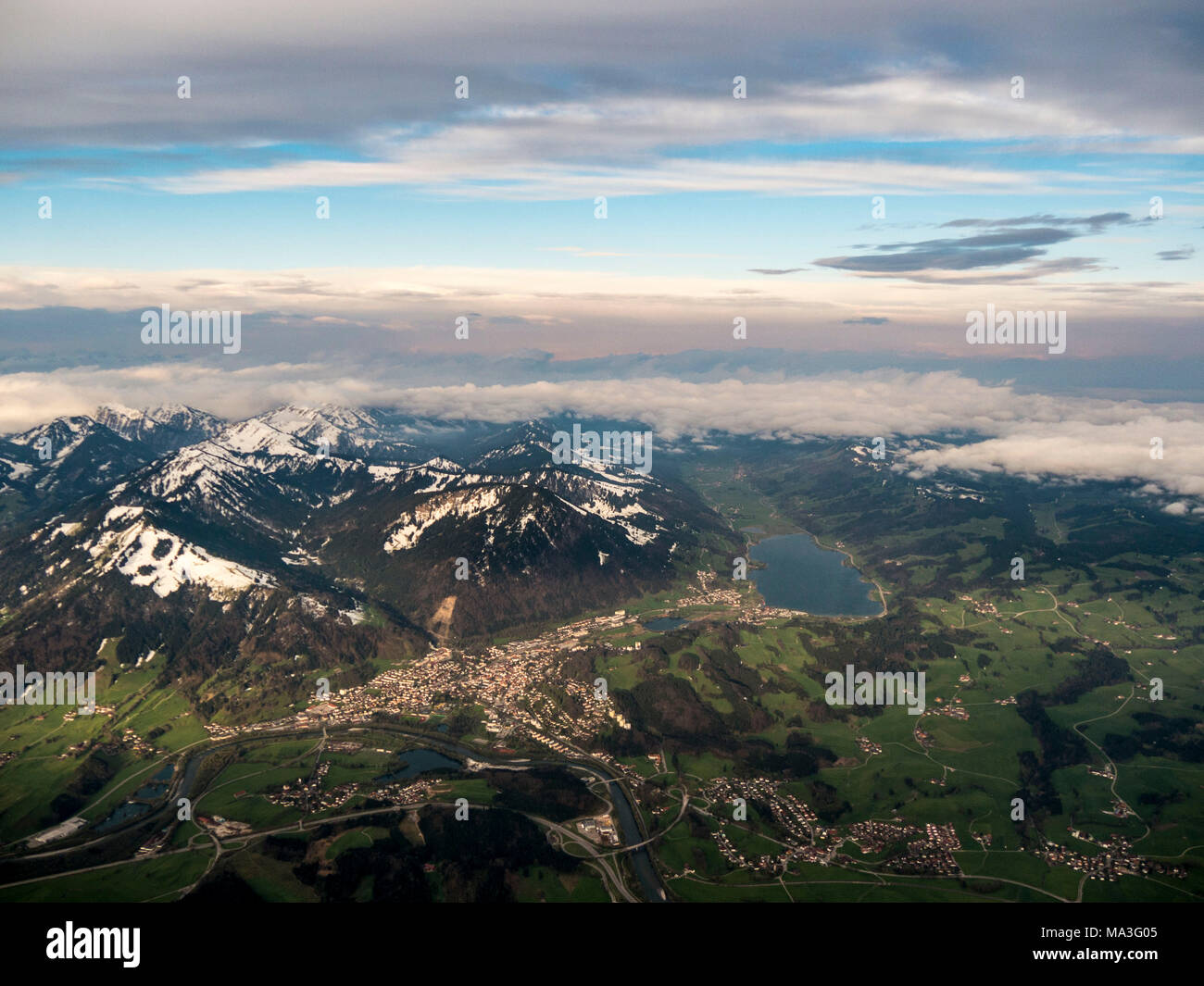 Lac alpsee avec montagnes Banque de photographies et d’images à haute ...