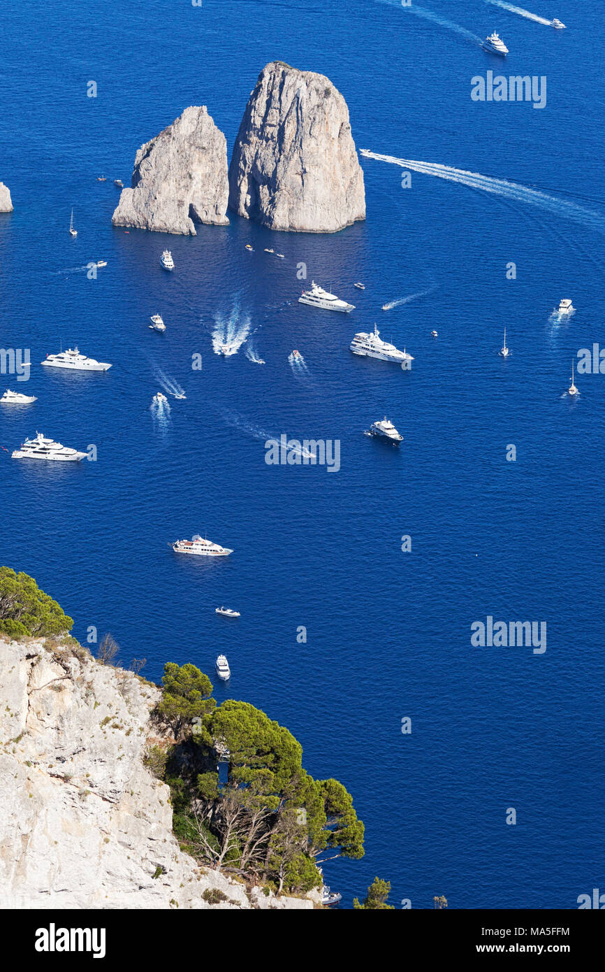Capri faraglioni du mont solaro Banque de photographies et d’images à ...