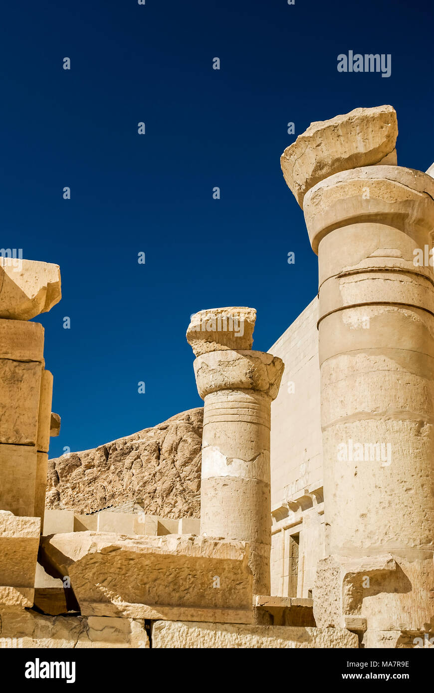 Colonnes egypte antique Banque de photographies et d’images à haute ...