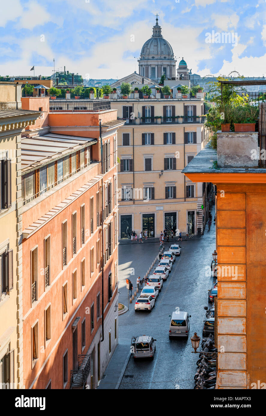 Les rues de la ville de rome Banque de photographies et d’images à ...