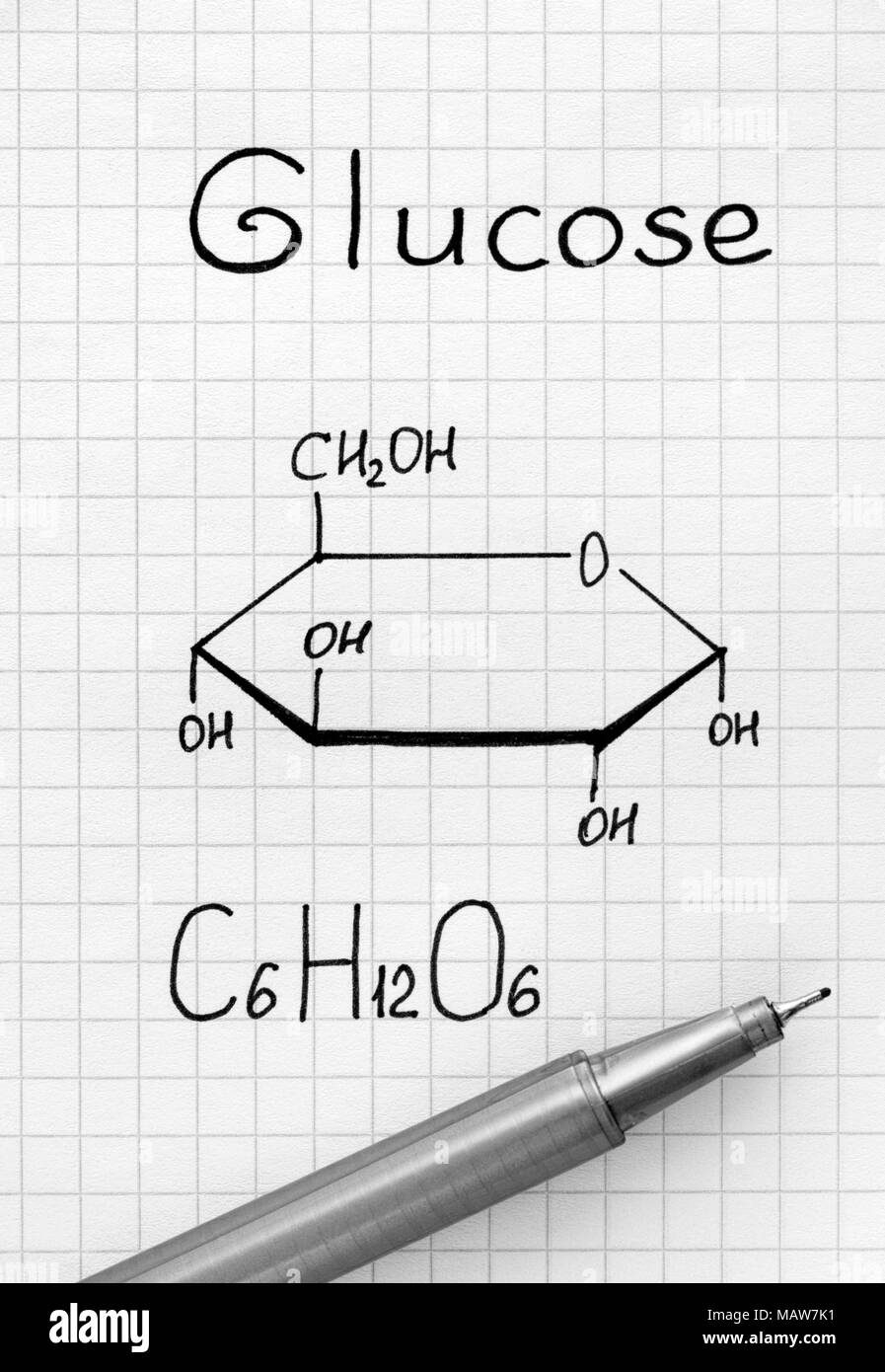 Formule chimique de glucose avec un stylo noir. Close-up Photo Stock ...