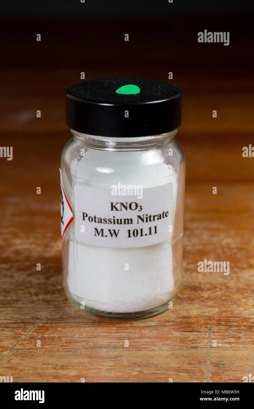 Nitrate de potasse Banque de photographies et d’images à haute ...