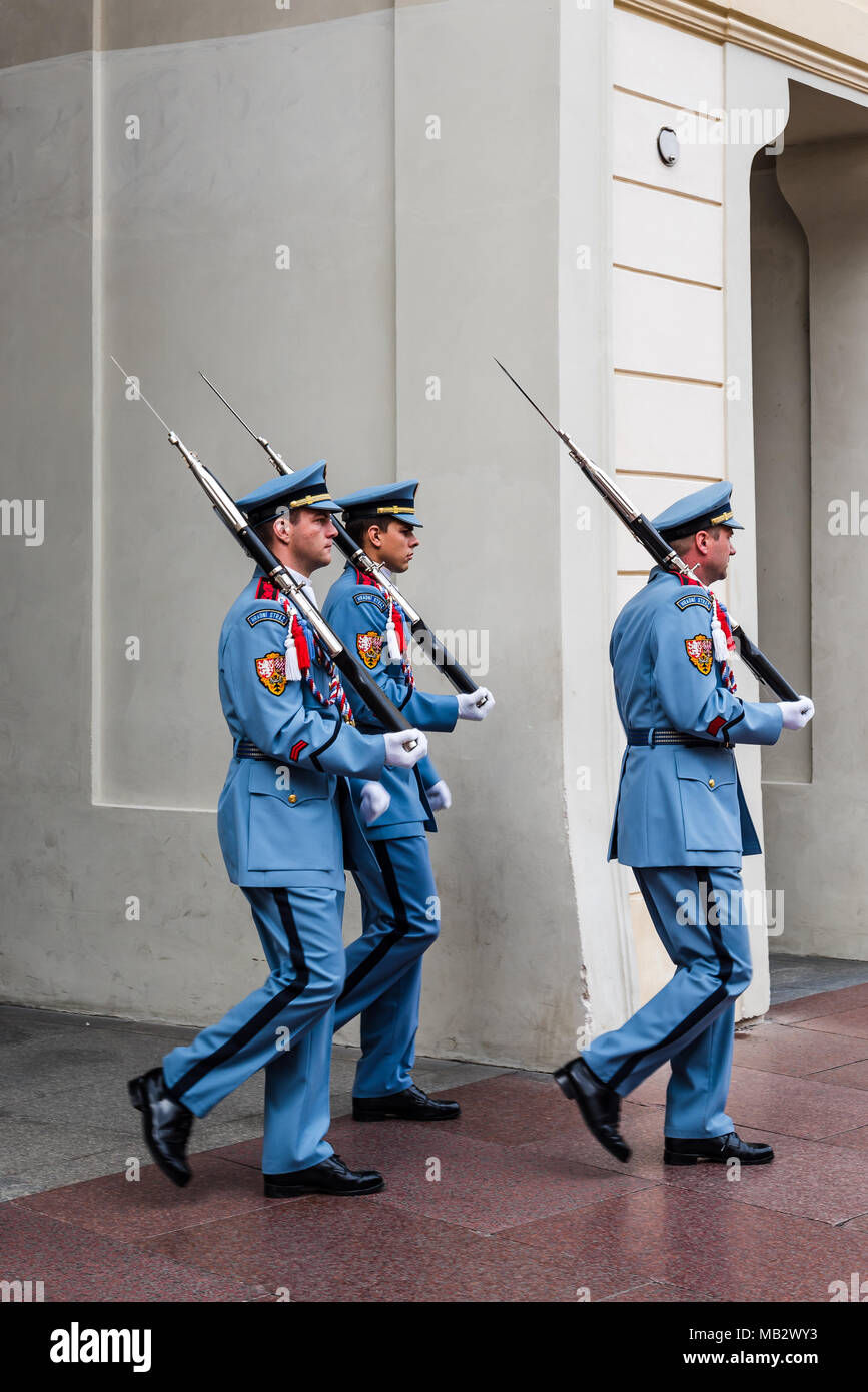 Military parade in prague Banque de photographies et d’images à haute ...