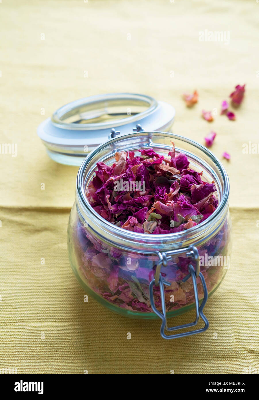 Rose séchée Banque de photographies et d’images à haute résolution - Alamy