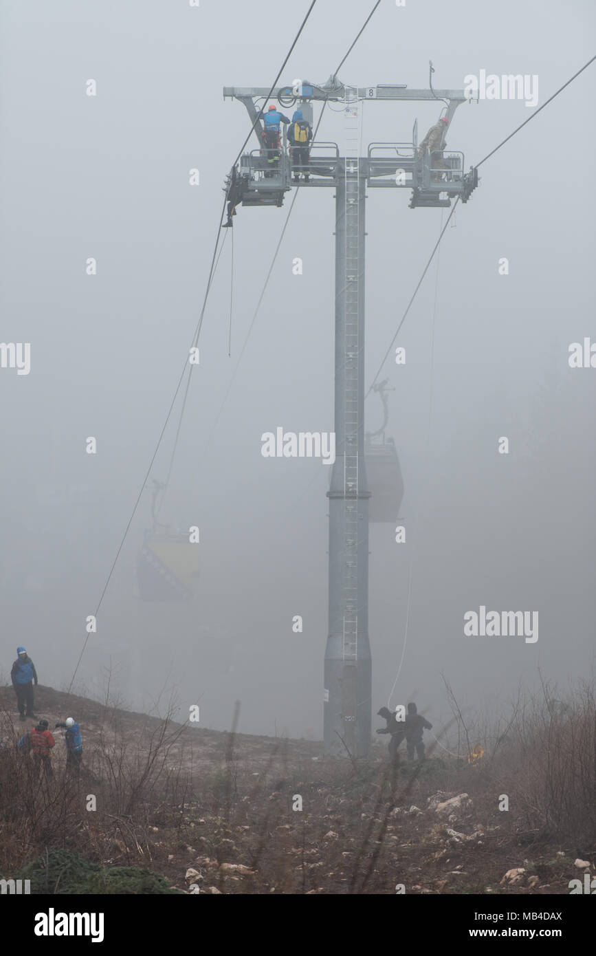 Zipline bosnia Banque de photographies et d’images à haute résolution ...