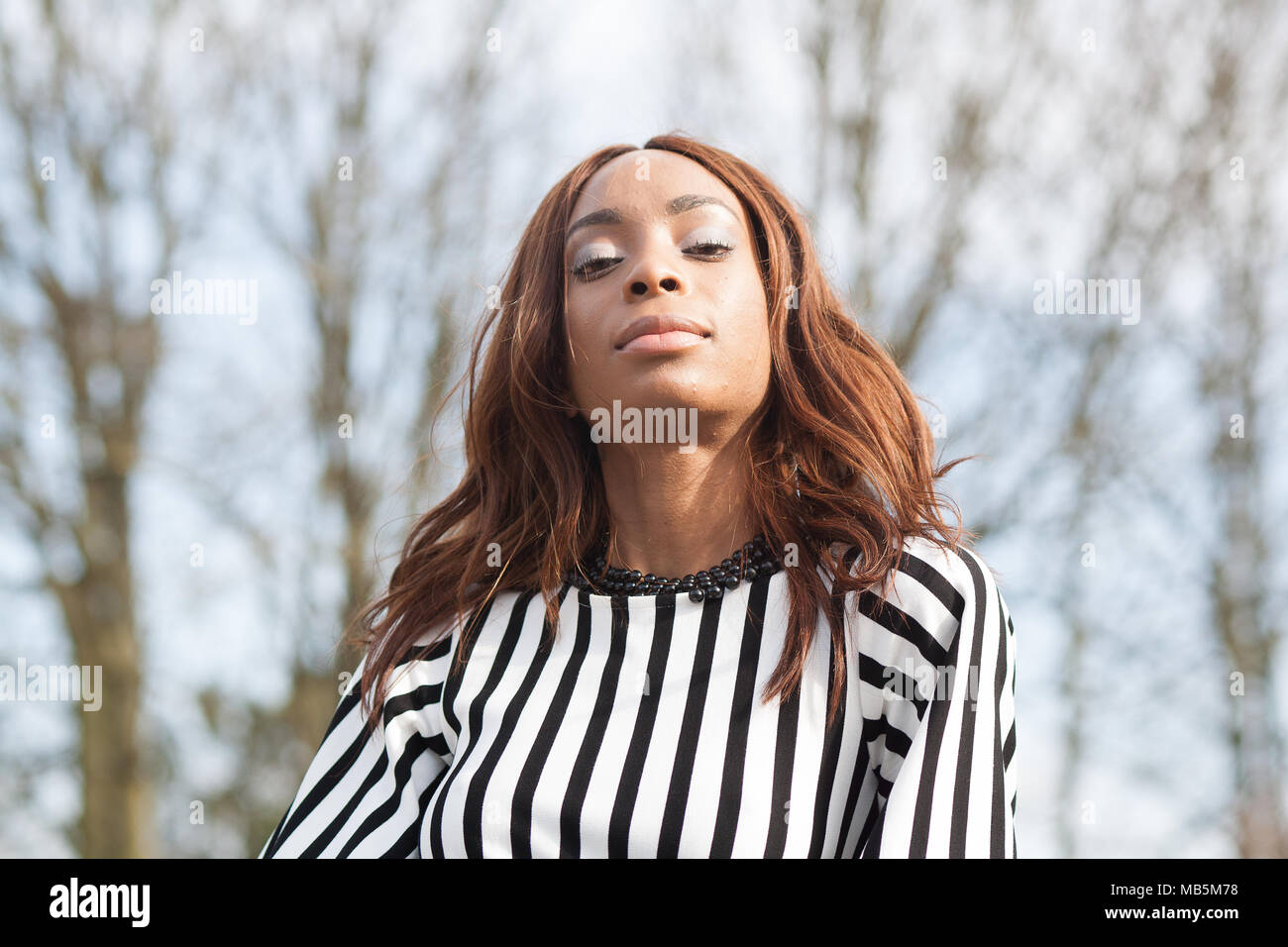 Light skinned indian woman Banque de photographies et d’images à haute ...