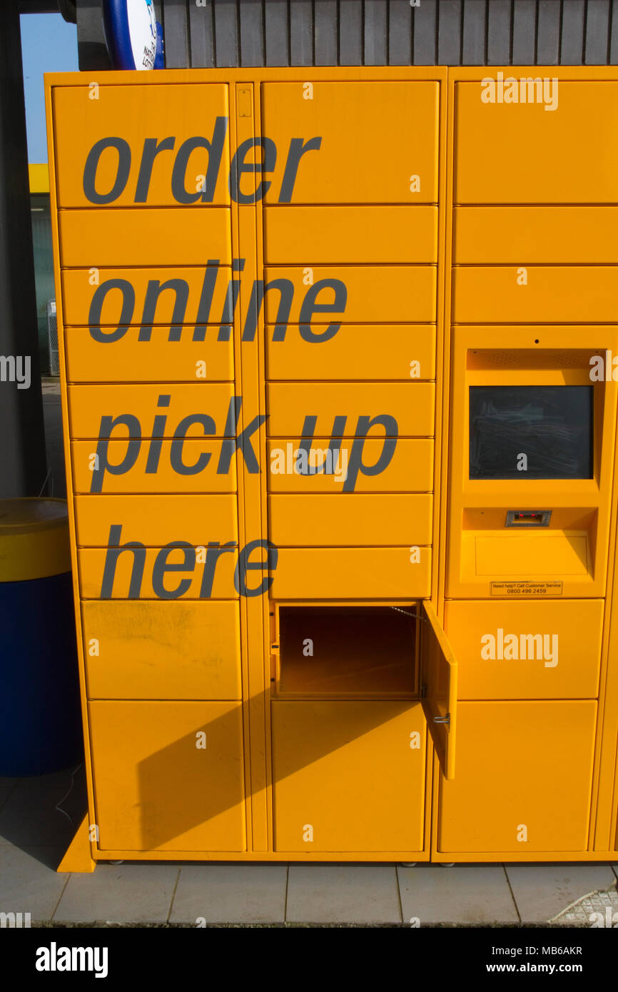 Amazon lockers Banque de photographies et d’images à haute résolution ...