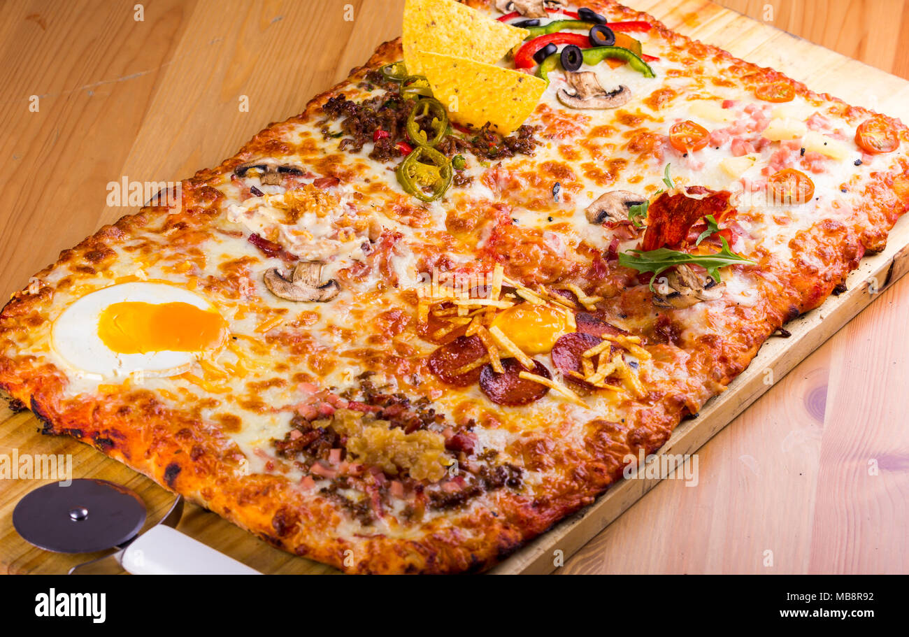 Pizza carre Banque de photographies et d’images à haute résolution - Alamy