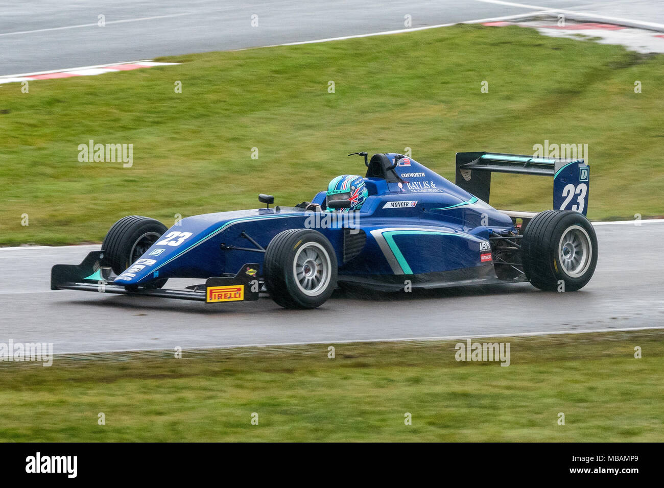 F3 racing car Banque de photographies et d’images à haute résolution ...
