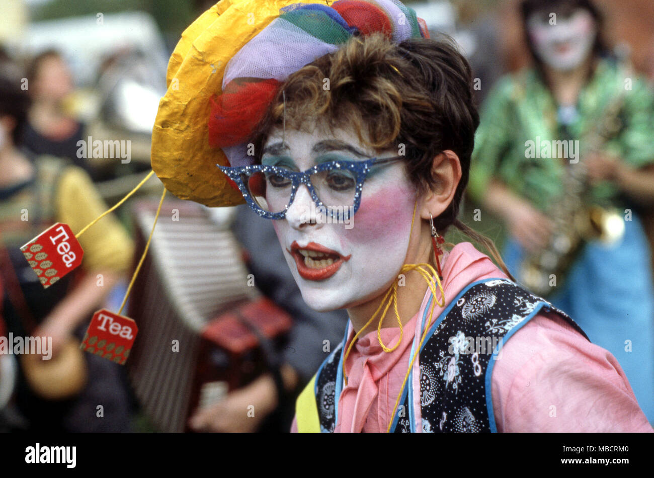 Femme clown Banque de photographies et d’images à haute résolution - Alamy