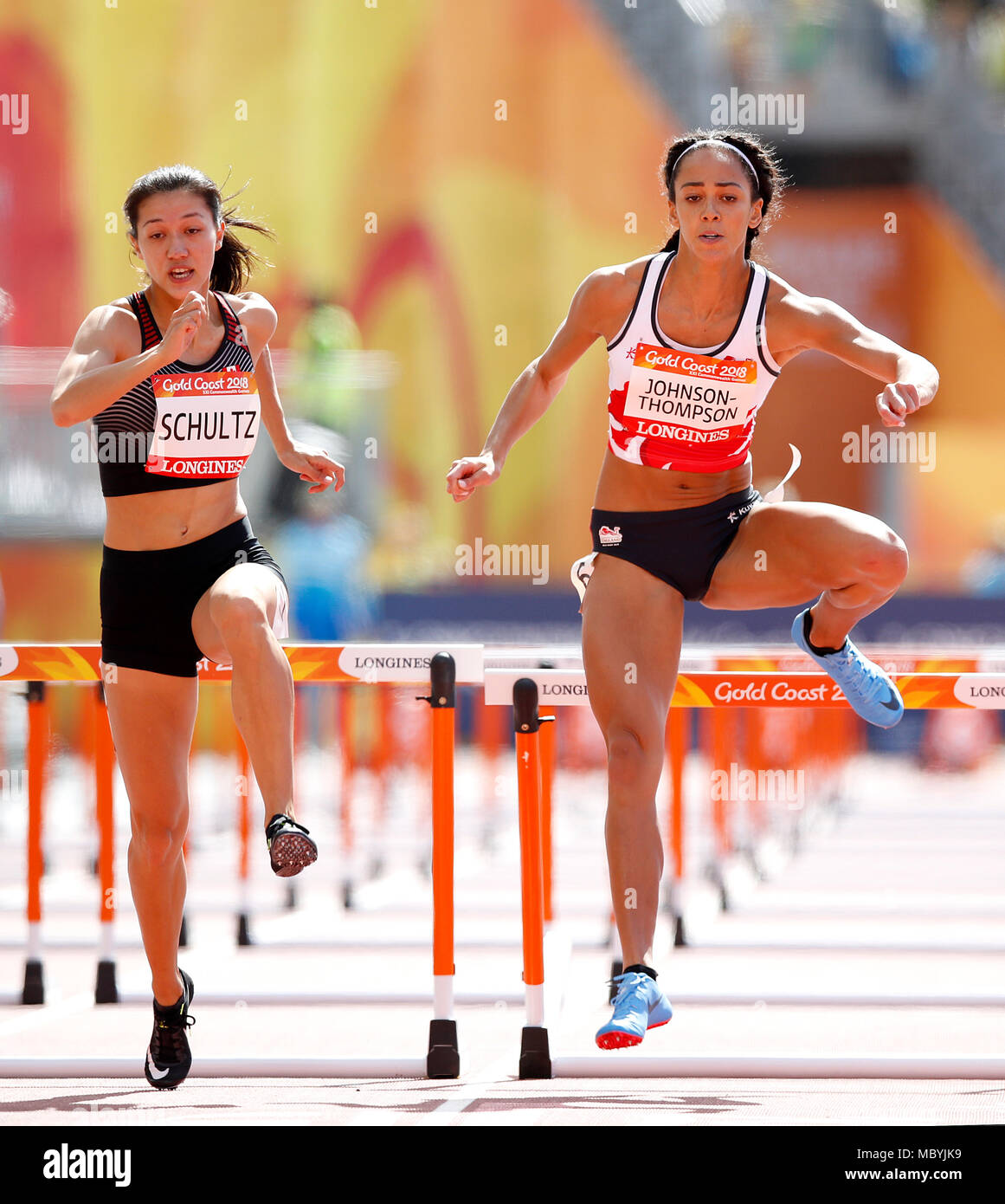 England's Katarina Johnson-Thompson (à droite) avec le Nina Schultz au ...