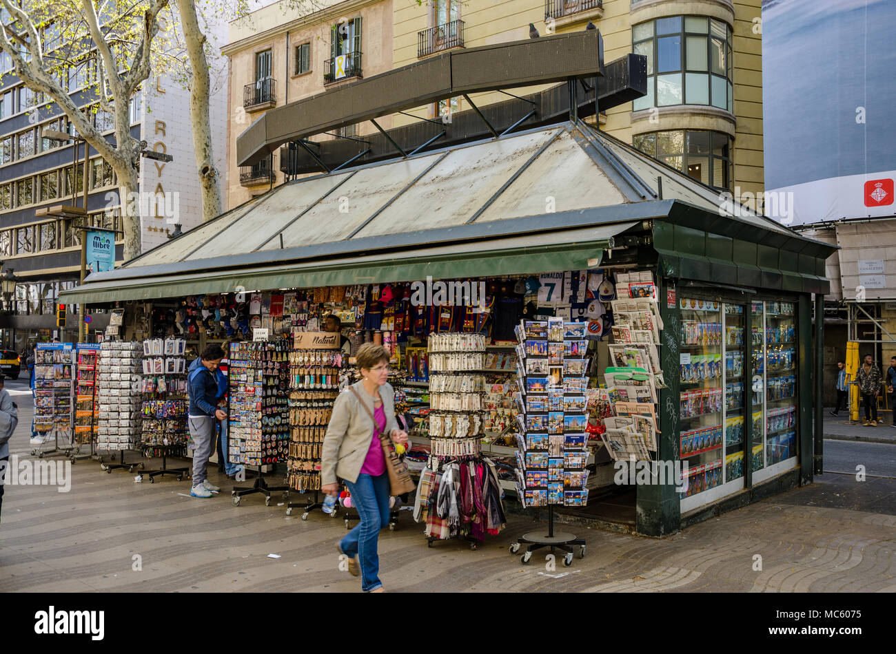 Souvenirs stands Banque de photographies et d’images à haute résolution ...