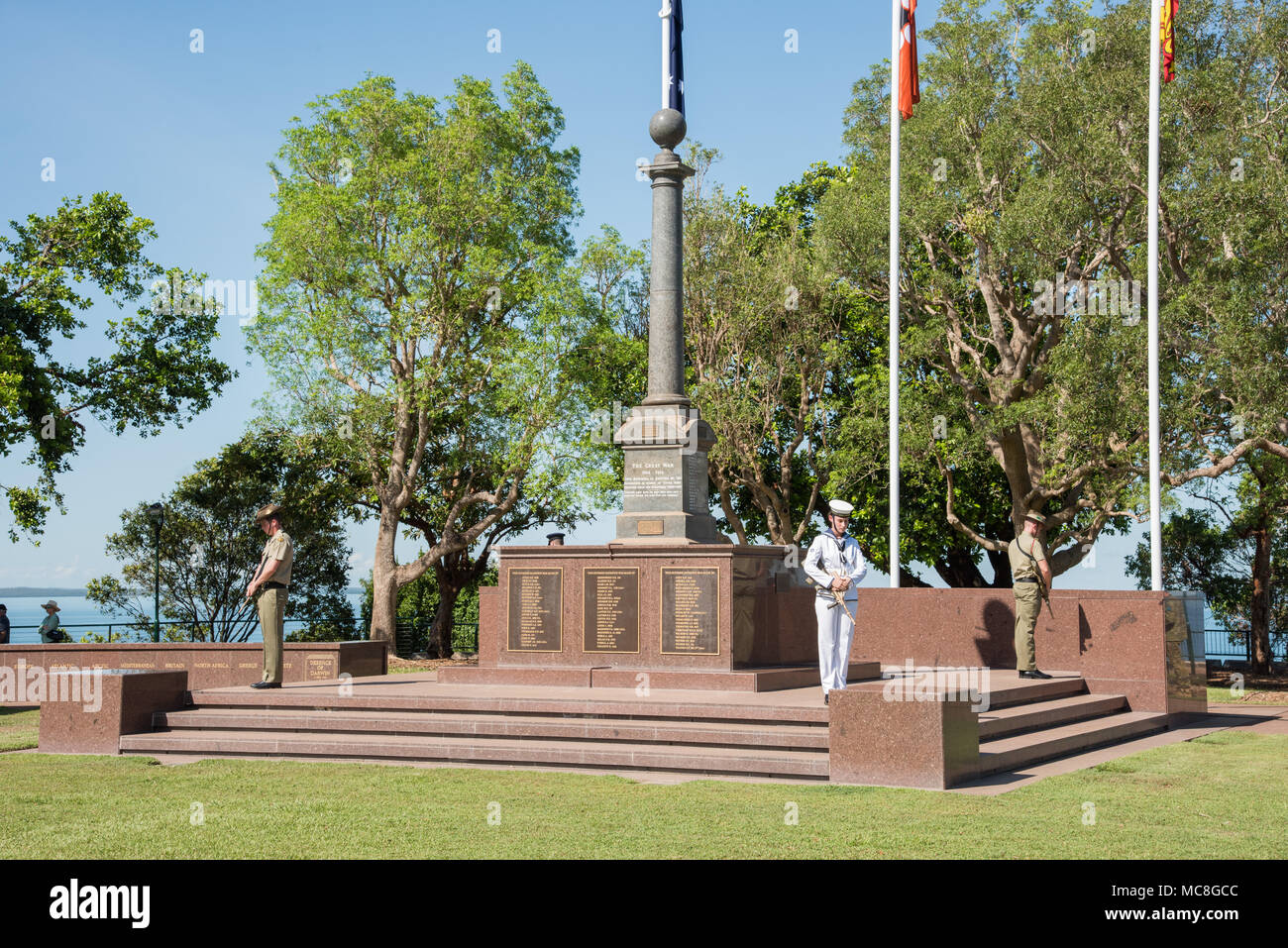 Australia-April,Darwin NT,10,2018 : armée dans les coins du cénotaphe ...