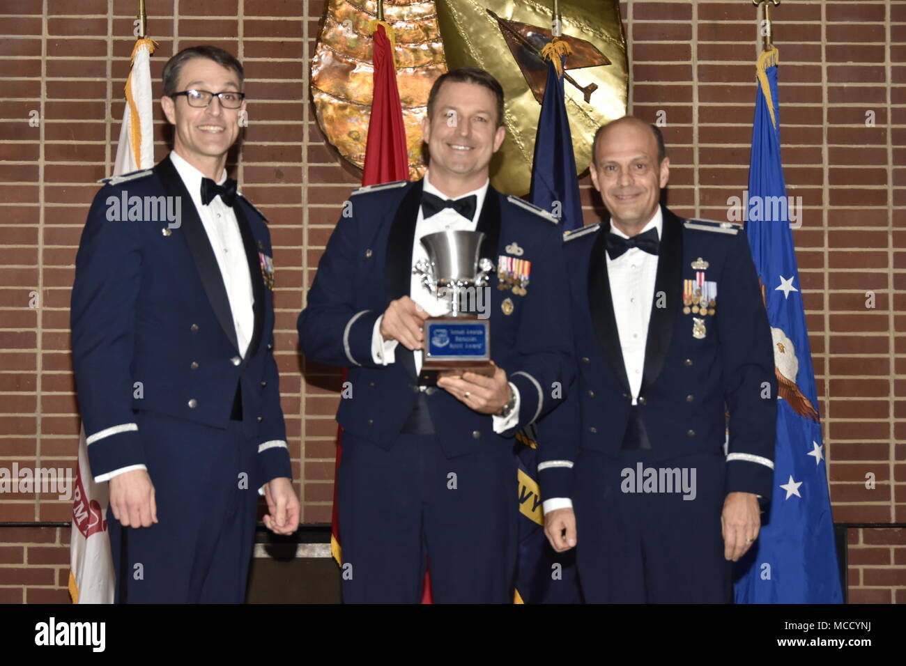 Le colonel Scott Cain, Arnold Engineering Development commandant ...