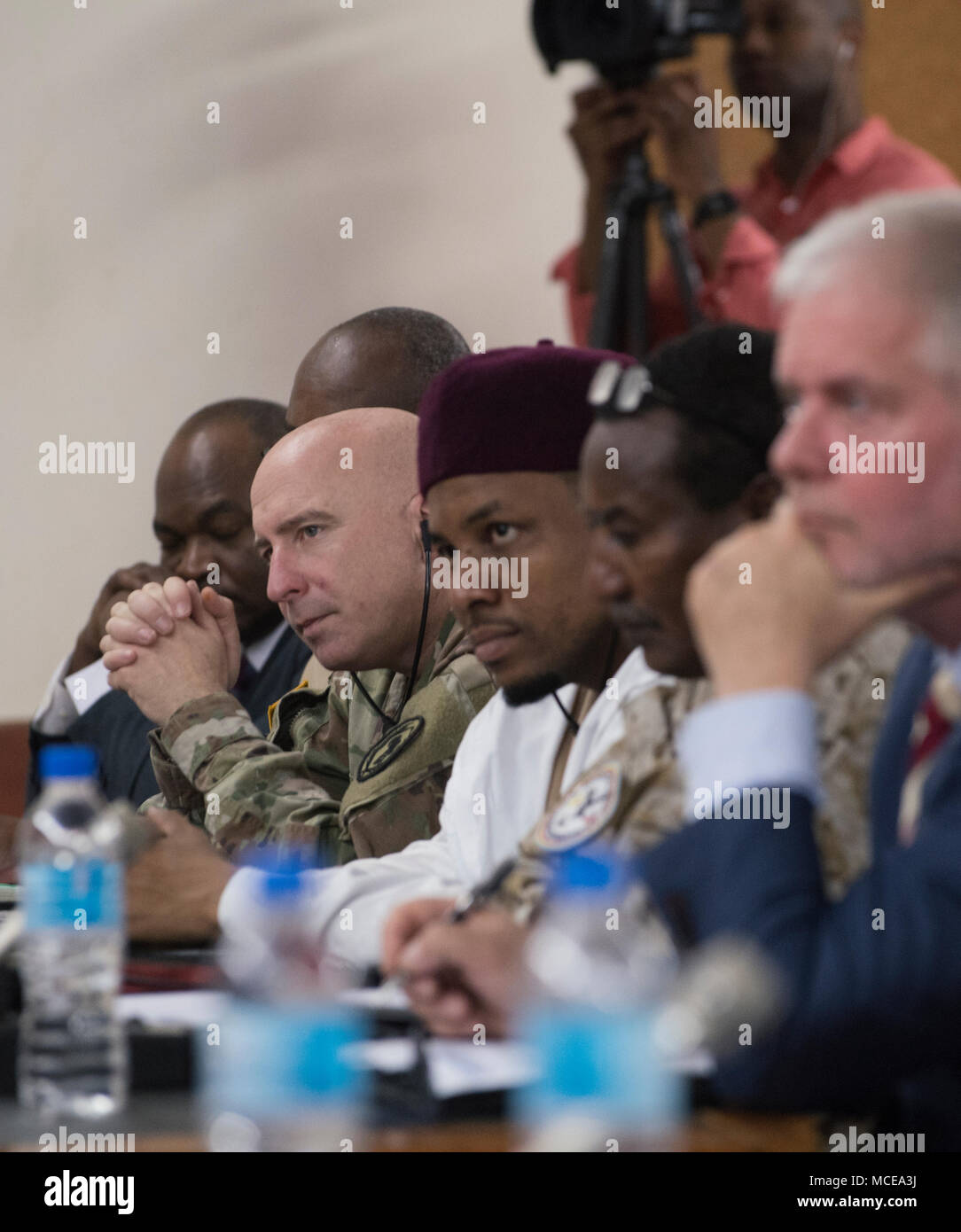 NIAMEY, Niger - Lt colonel Charles Lewis, attaché à la défense ...