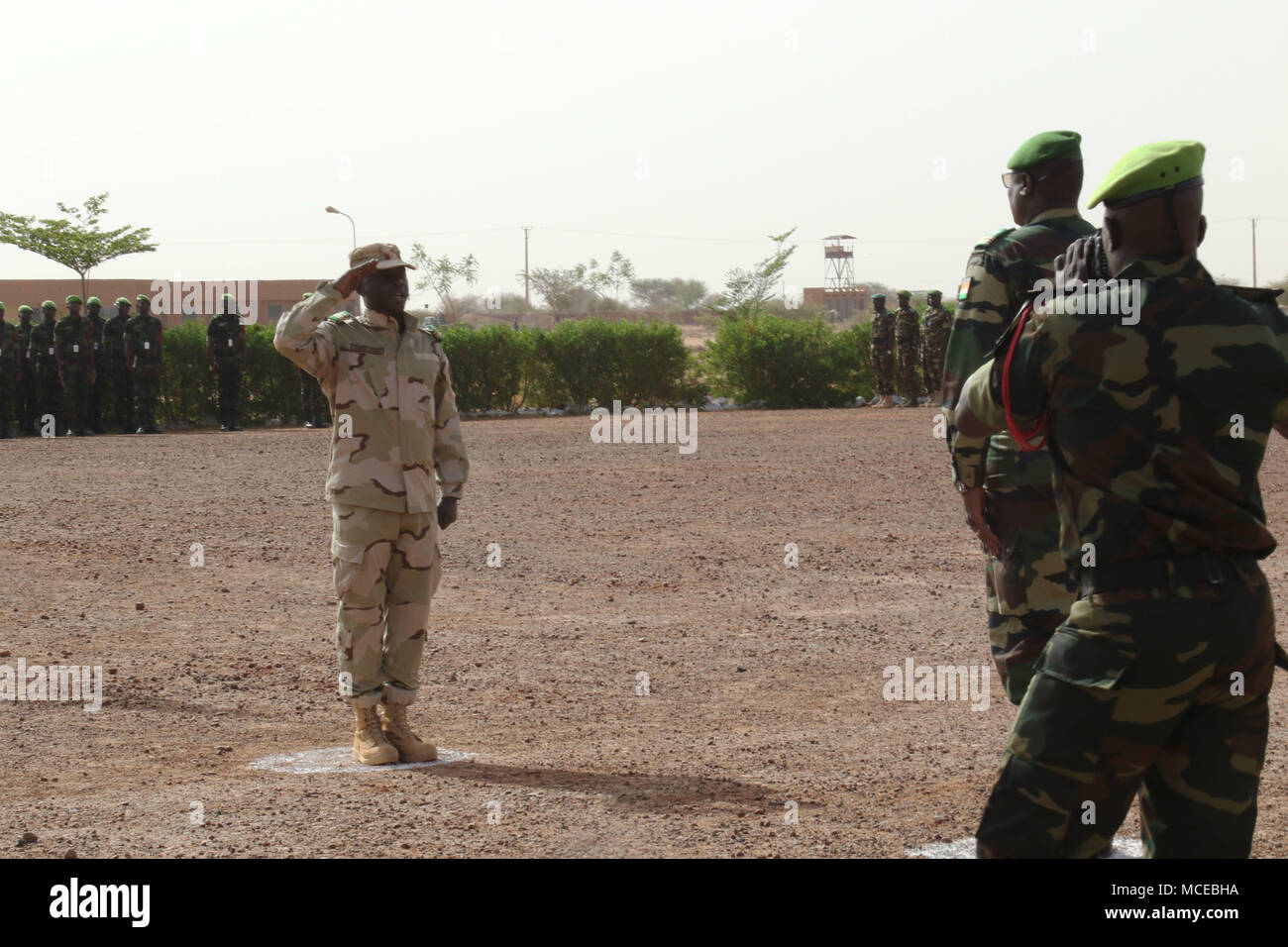 TAHOUA, Niger - Le Colonel Mohamed Toumba, commandant de la Zone 4, les ...