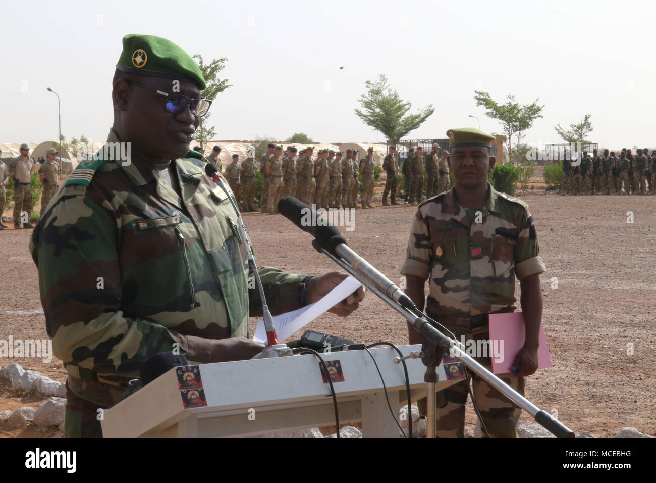 TAHOUA, Niger - Le Colonel Mohamed Toumba, commandant de la Zone 4, les ...
