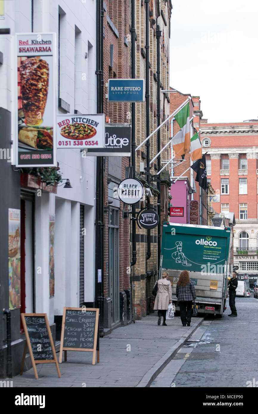 Used cooking oil collection Banque de photographies et d’images à haute ...