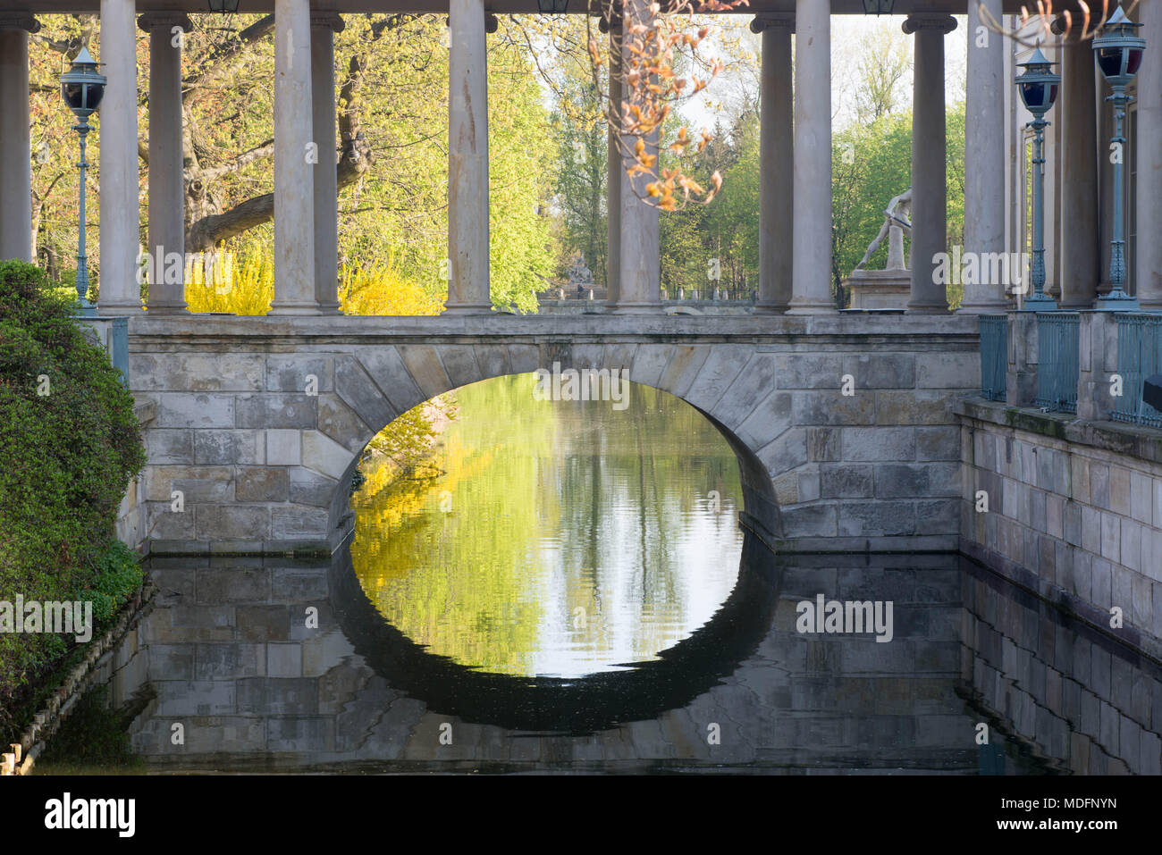 Pont en pierre classique Banque de photographies et d’images à haute ...
