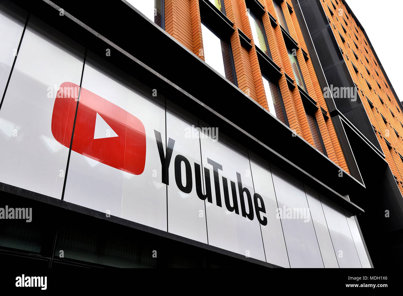 Youtube londres Banque de photographies et d’images à haute résolution ...