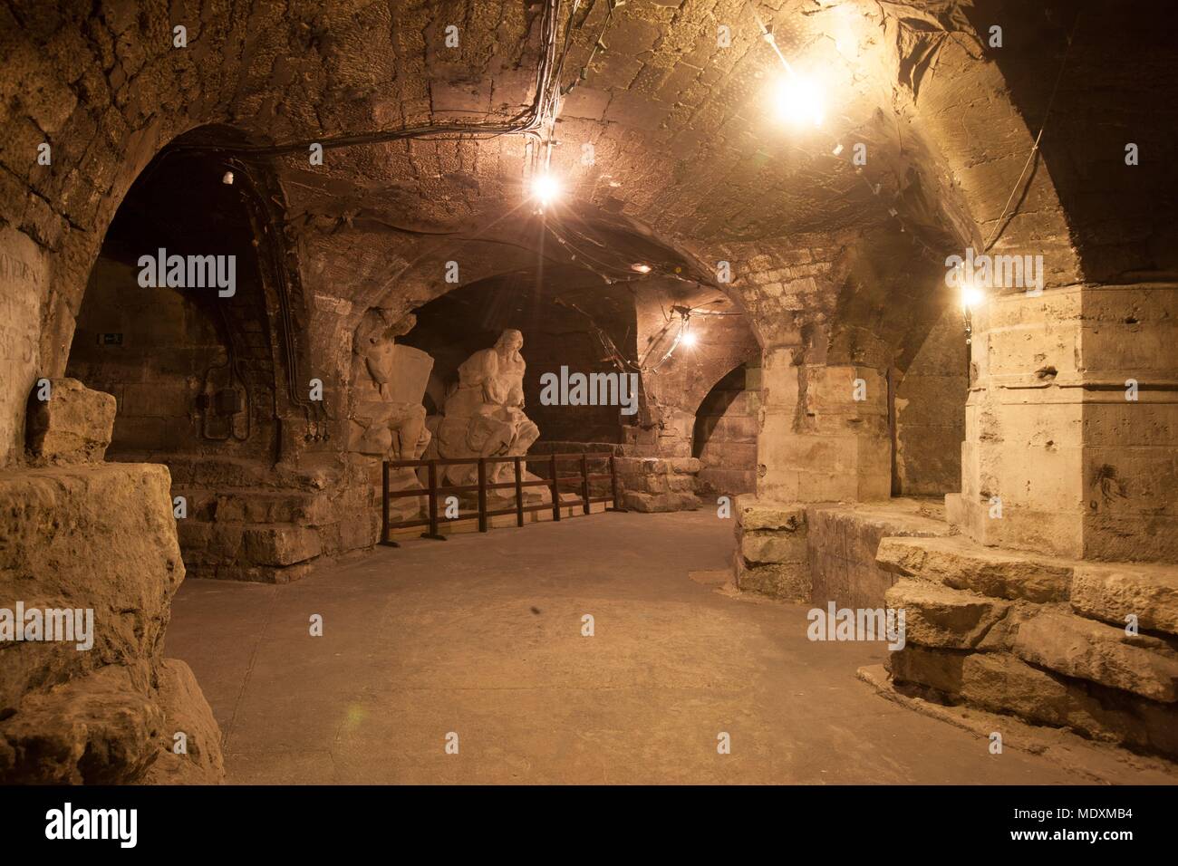Crypte eglise saint sulpice Banque de photographies et d’images à haute ...