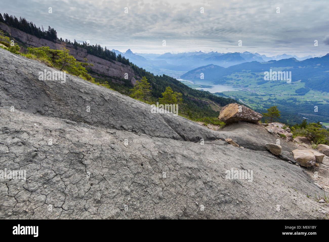 Lake lauerz Banque de photographies et d’images à haute résolution - Alamy