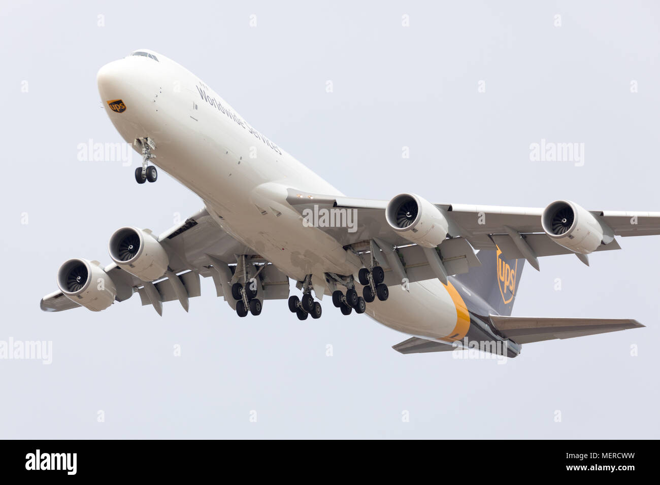 Avion ups Banque de photographies et d’images à haute résolution - Alamy