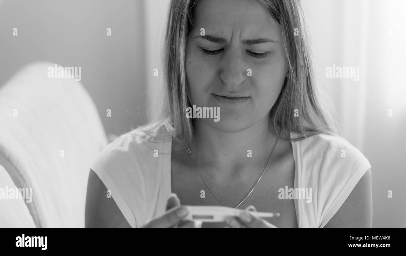 Maison de soins froide Banque d'images noir et blanc - Alamy