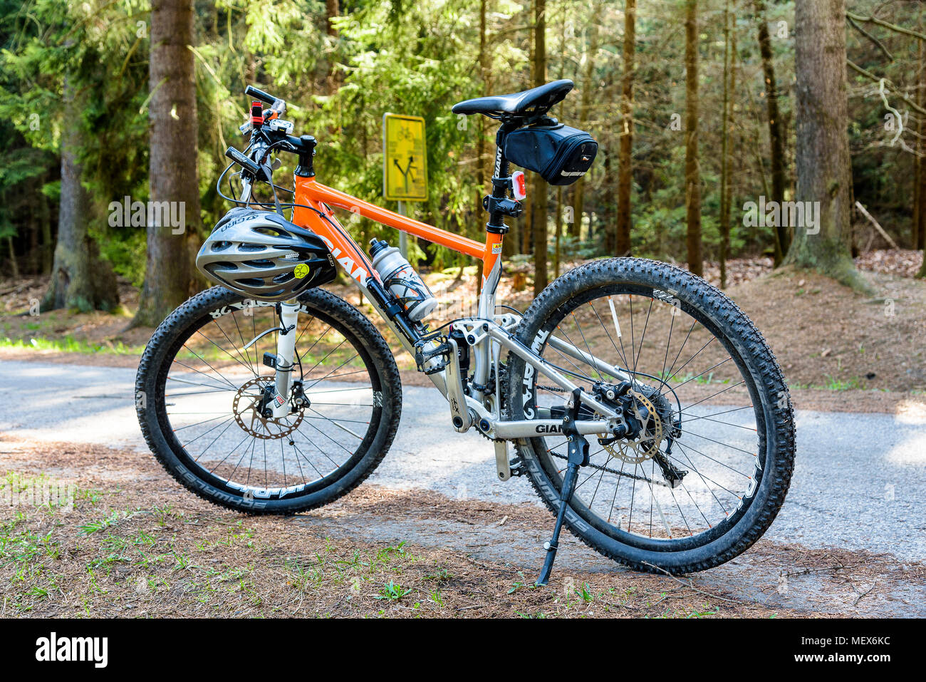 Cycling vtt Banque de photographies et d’images à haute résolution - Alamy