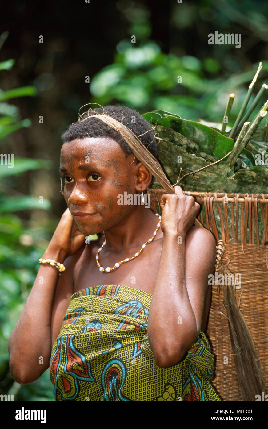 Peuples pygmées Banque de photographies et d’images à haute résolution ...