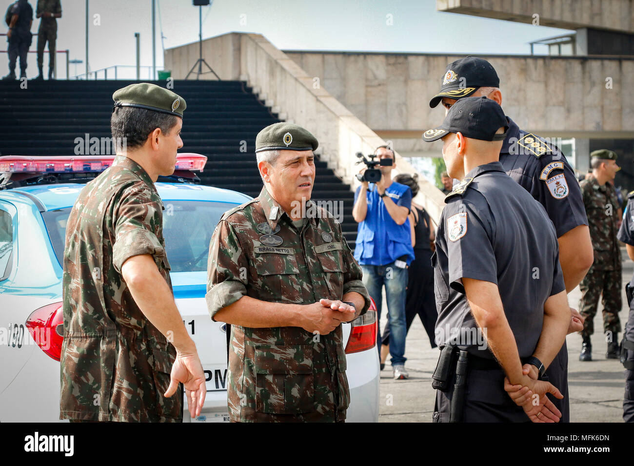 Rio de janeiro brazil police cars Banque de photographies et d’images à ...