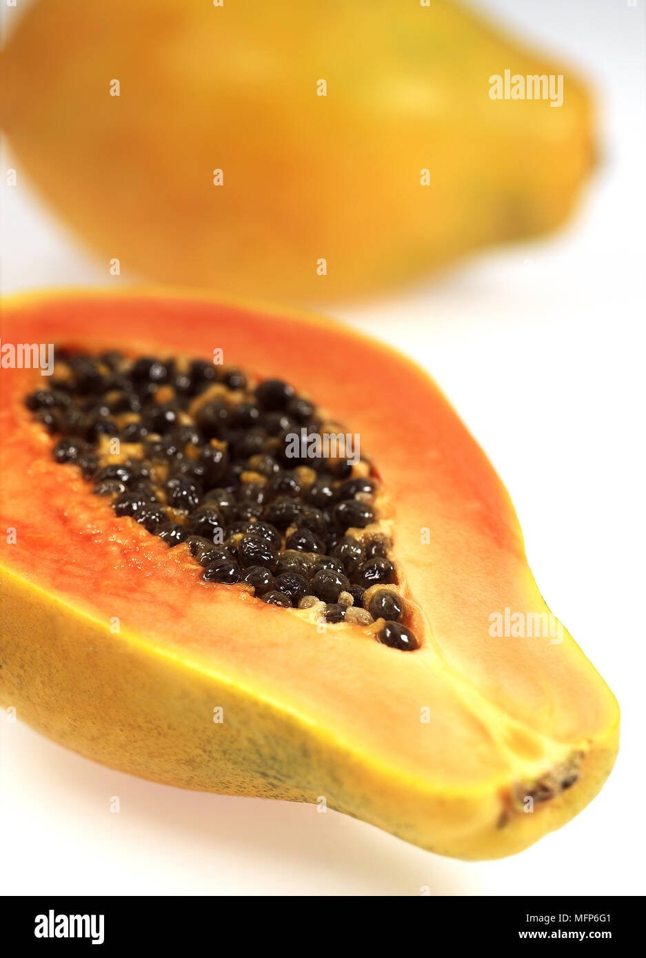 Patte patate ou papaye fruit carica papaye sur fond blanc Banque de ...