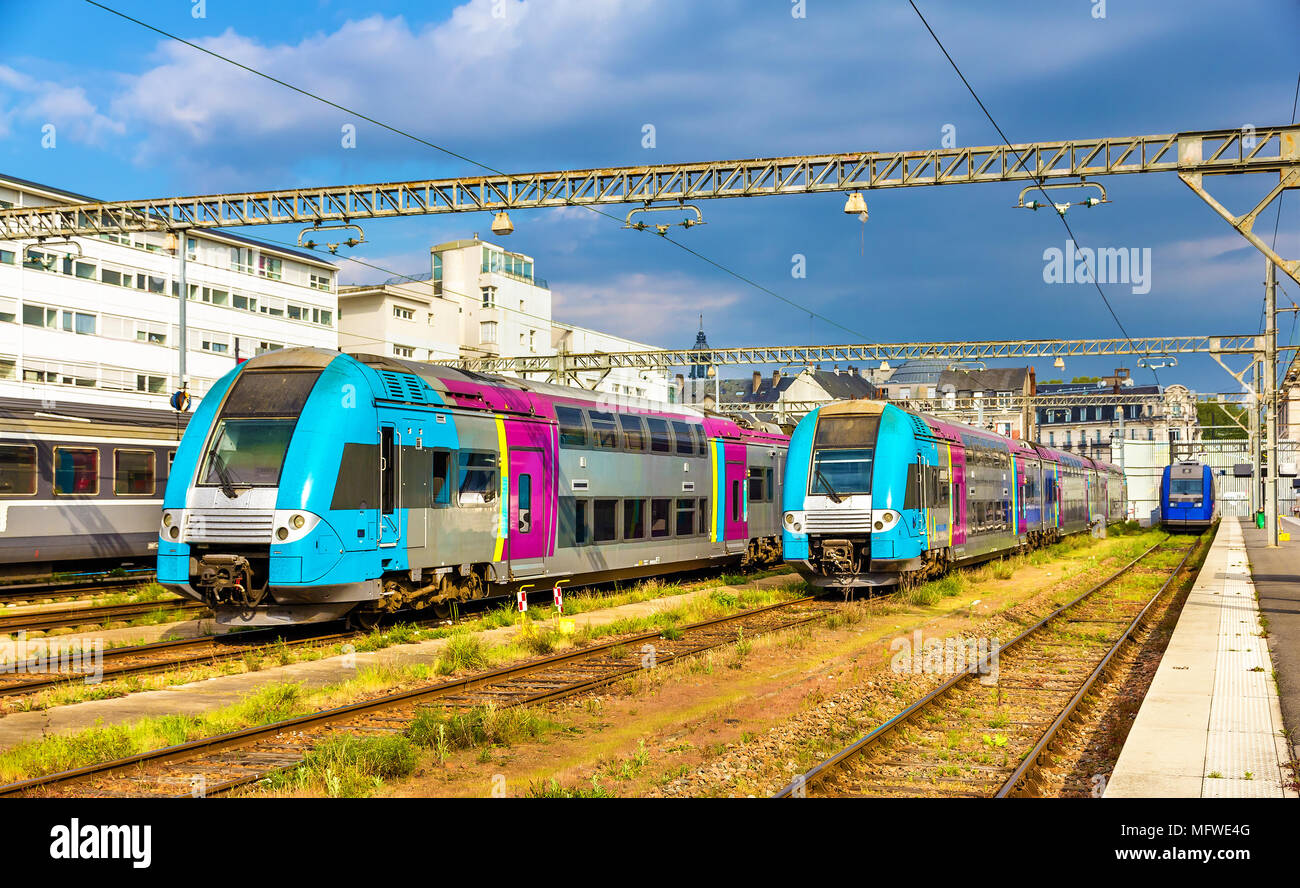 Express trains Banque de photographies et d’images à haute résolution ...