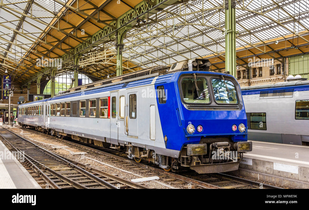 French sncf ter regional train Banque de photographies et d’images à ...