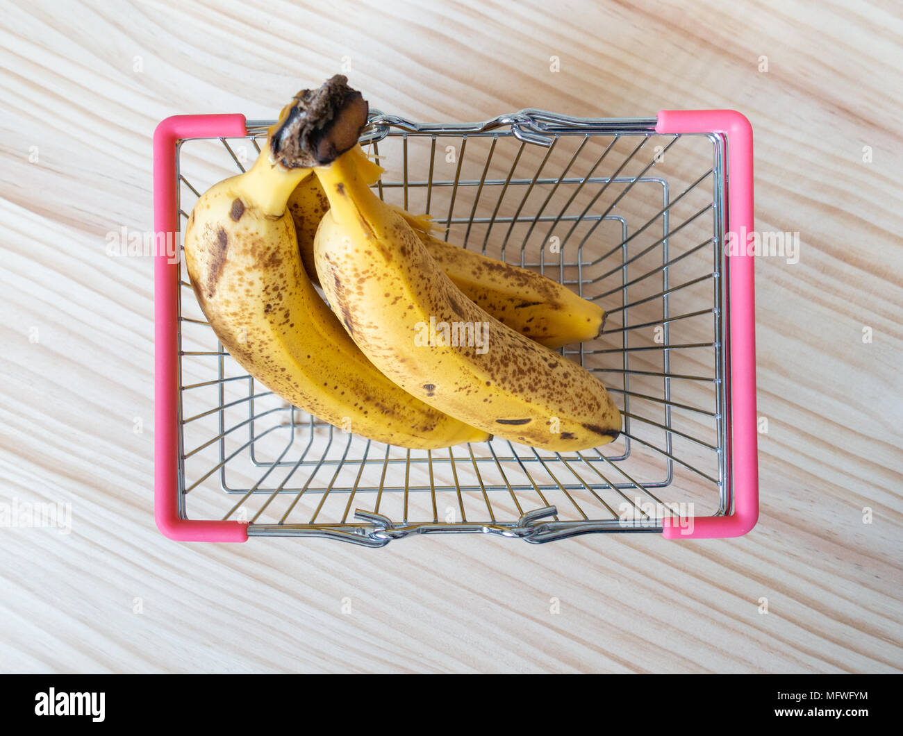 Taches brunes sur la banane Banque de photographies et d’images à haute ...