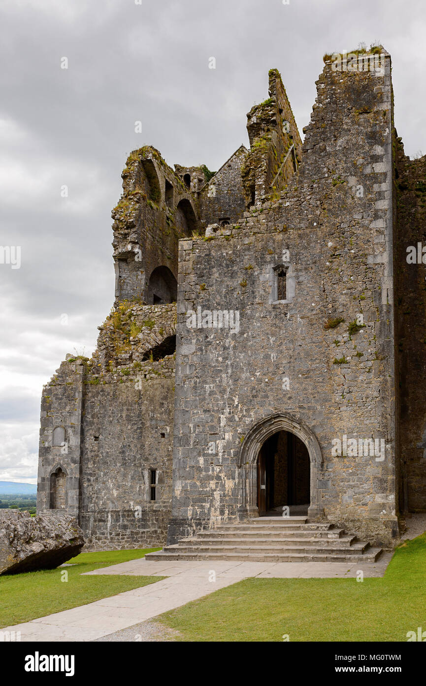Chapelle du Roi Cormac Mac Carthaigh sur le Rock of Cashel (Carraig ...