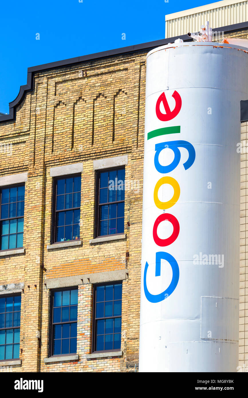 Logo signe de Google à l'Édifice Breithaupt, Kitchener (Ontario ...
