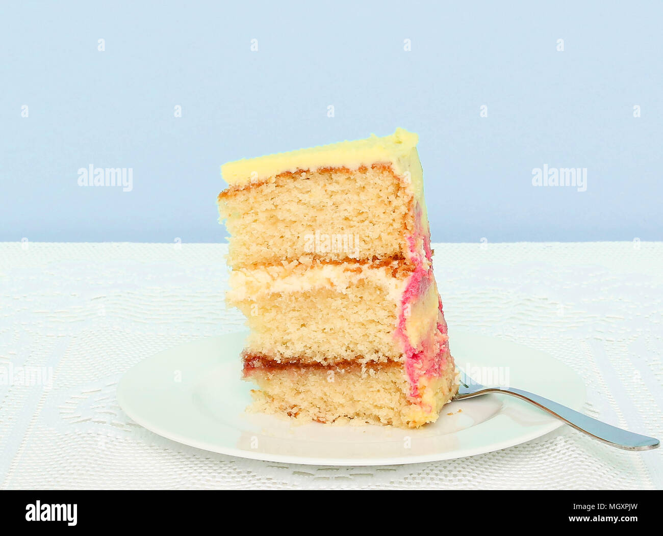 Gateau jaune Banque de photographies et d’images à haute résolution - Alamy
