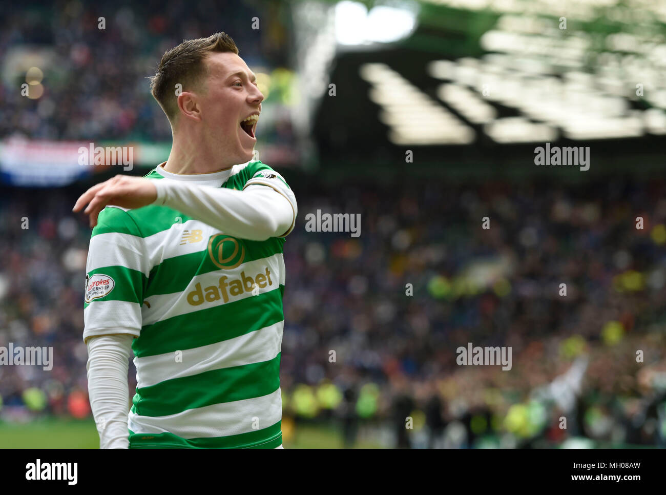 Du celtique Callum McGregor célèbre après avoir marqué le cinquième but ...