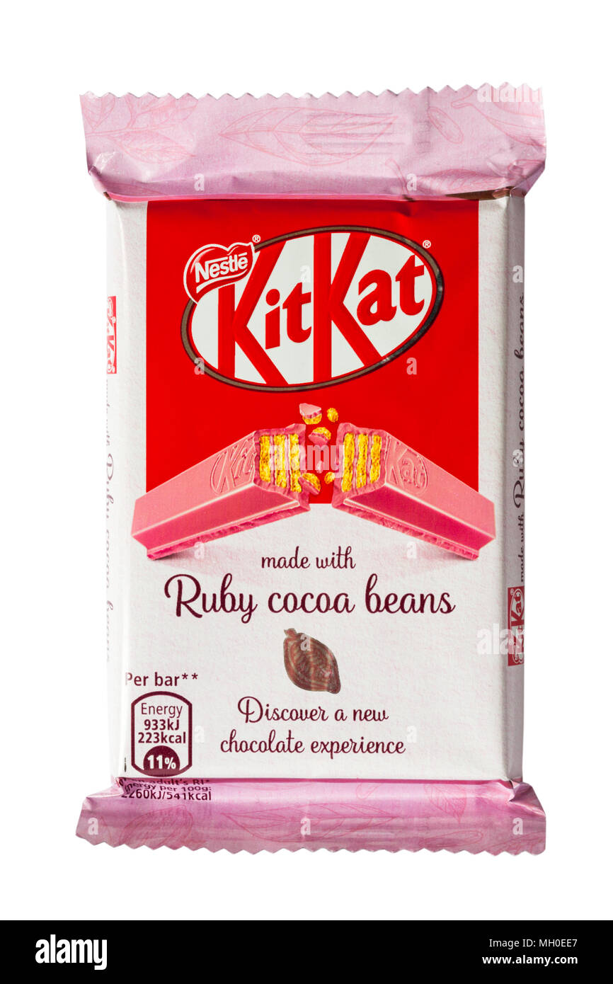 Bar de Kit-Kat Kitkat Kit Kat fait avec ruby les fèves de cacao isolé sur fond blanc - Découvrez ...